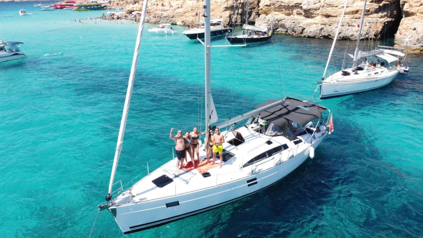 Verhuur van Zeilboot Elan Impression 444 Valletta | SamBoat