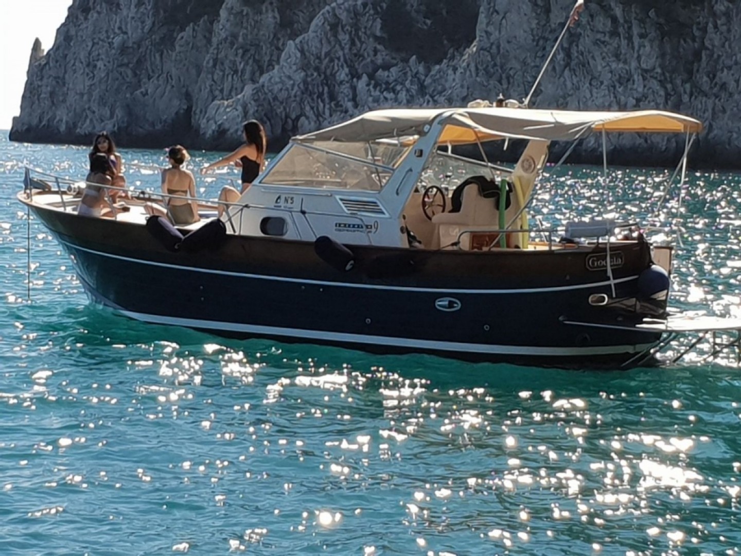 Verhuur van Motorboot Apreamare 9’ Semi-Cabin Sorrento | SamBoat