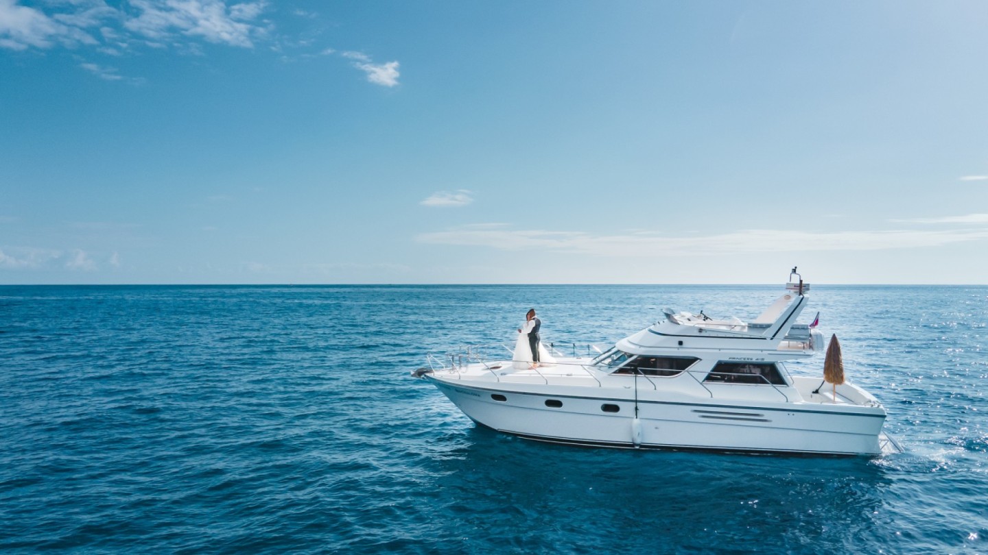 Verhuur van Motorboot Princess 415 Madeira Islands | SamBoat