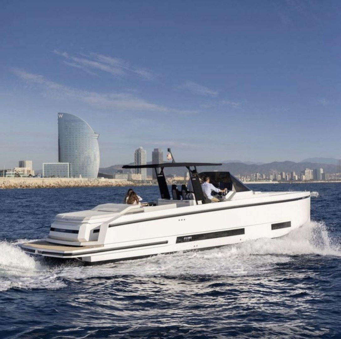 Verhuur van Motorboot De Antonio D 36 CRUISER Taormina | SamBoat