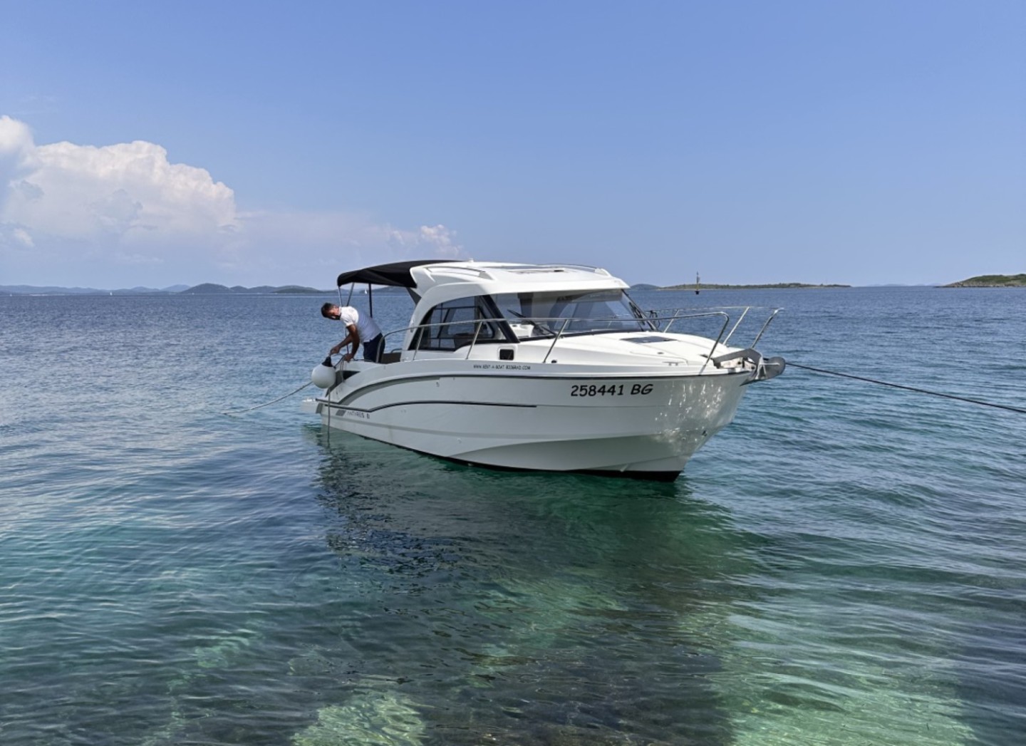 Verhuur van Motorboot Bénéteau Antares 8 OB Biograd na Moru (Antares 8 ...