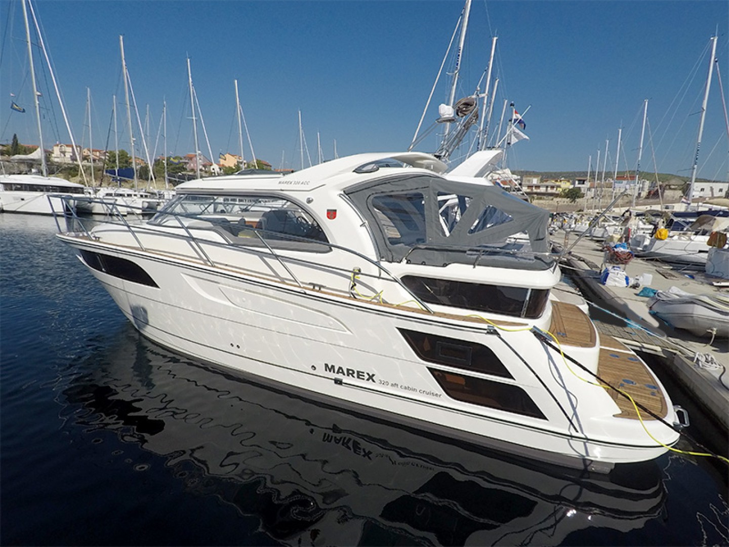Verhuur van Motorboot Marex 320 ACC Sibenik (Aurora) | SamBoat