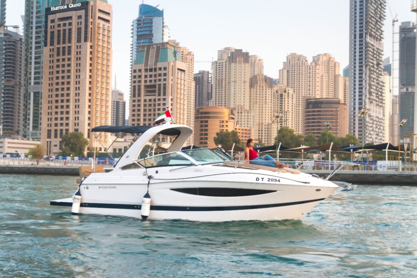 Verhuur van Motorboot ANGEL 30ft Dubai Marina (ANGEL 30ft) | SamBoat