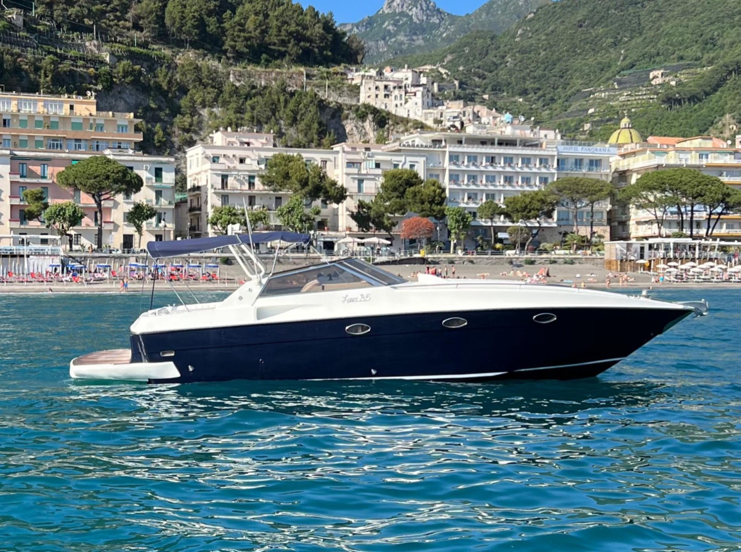 Verhuur van Motorboot Pershing 33 Positano (Lady Anna) | SamBoat