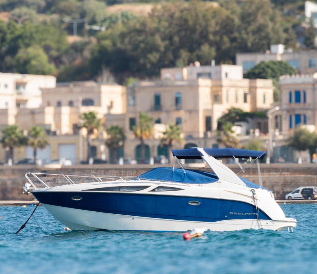 Verhuur van Motorboot Bayliner 300 SB Xemxija (Rodos) | SamBoat