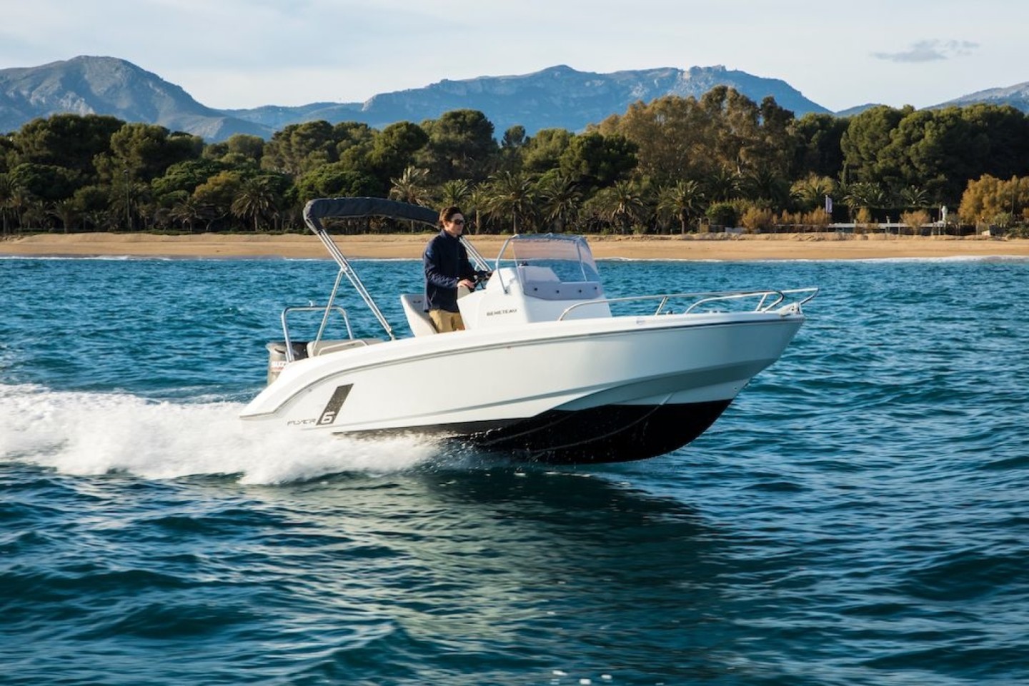 Verhuur van Motorboot Bénéteau Flyer 6 SPACEdeck Sète (NOAH 1) | SamBoat