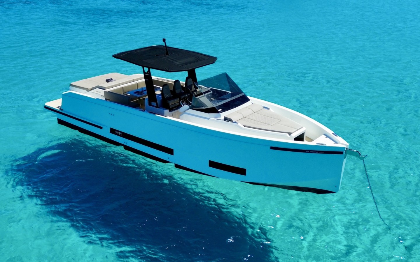 Verhuur van Motorboot DE ANTONIO Yachts De Antonio D36 Marina Ibiza ...